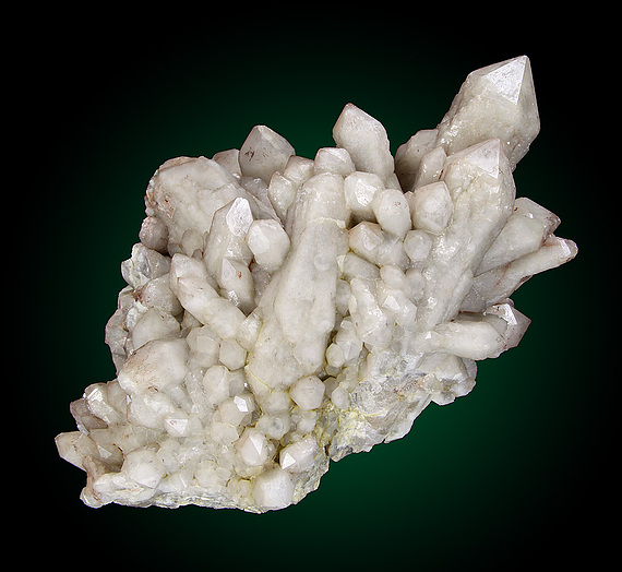 Quartz: Mineral information, data and localities.
