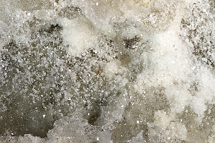 Nacrite: Mineral information, data and localities.