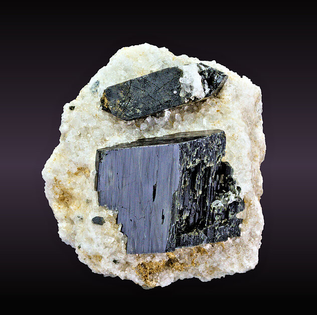 Riebeckite: Mineral information, data and localities.