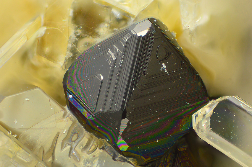 Magnetite: Mineral information, data and localities.