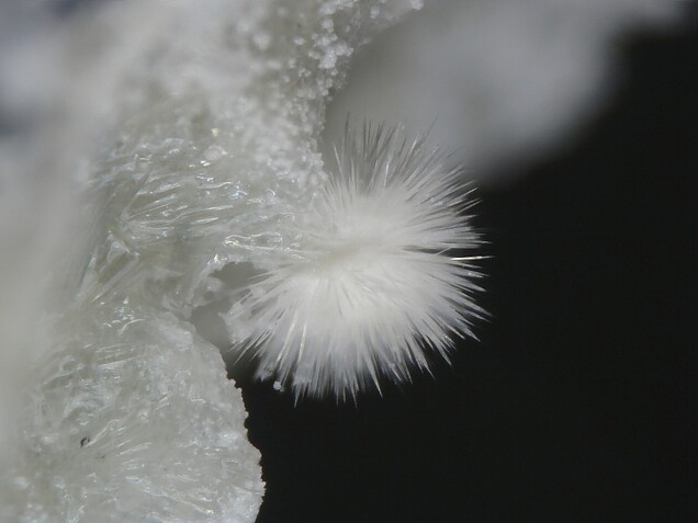 Tobermorite: Mineral information, data and localities.