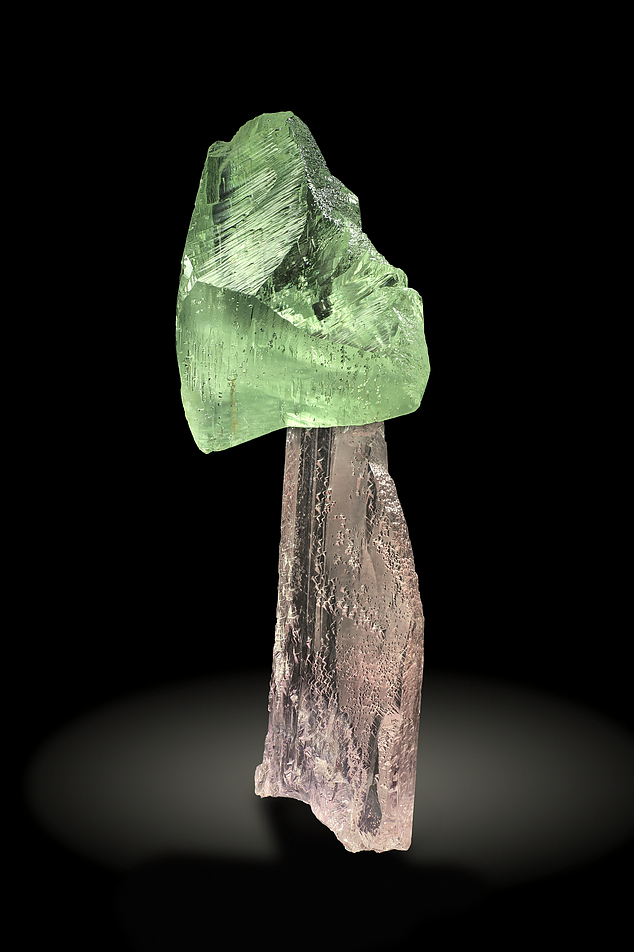 Spodumene: Mineral information, data and localities.