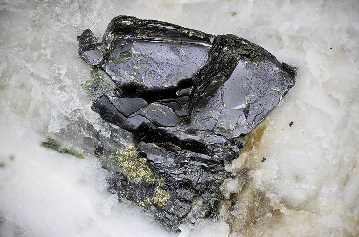Annite: Mineral information, data and localities.