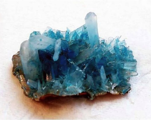 Hemimorphite: Mineral information, data and localities.