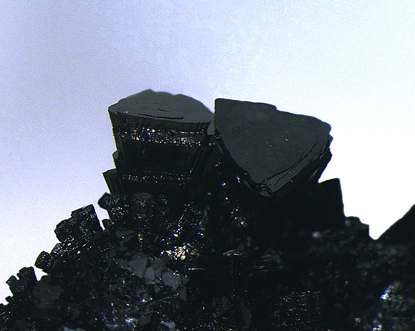 Cronstedtite: Mineral information, data and localities.