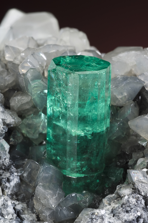 Emerald: Mineral information, data and localities.